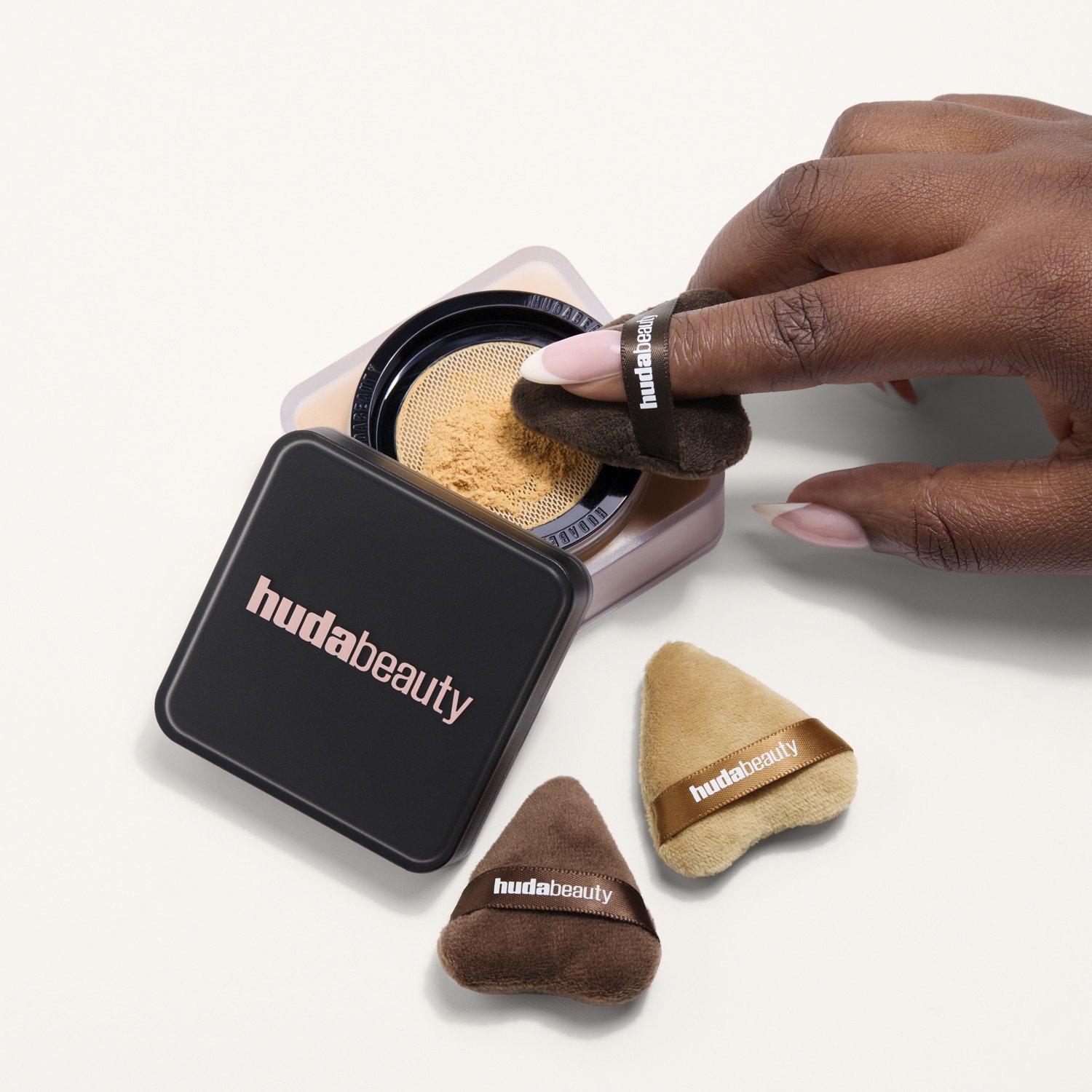 Mini Puffs Powder Puff Trio – Trio Mini Powder Puffs z HUDA BEAUTY ≡ ...